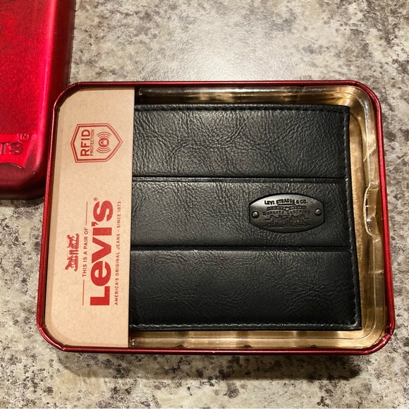 Levi's | Bags | Nwt Levis Rfid Protection Bifold Black Wallet | Poshmark